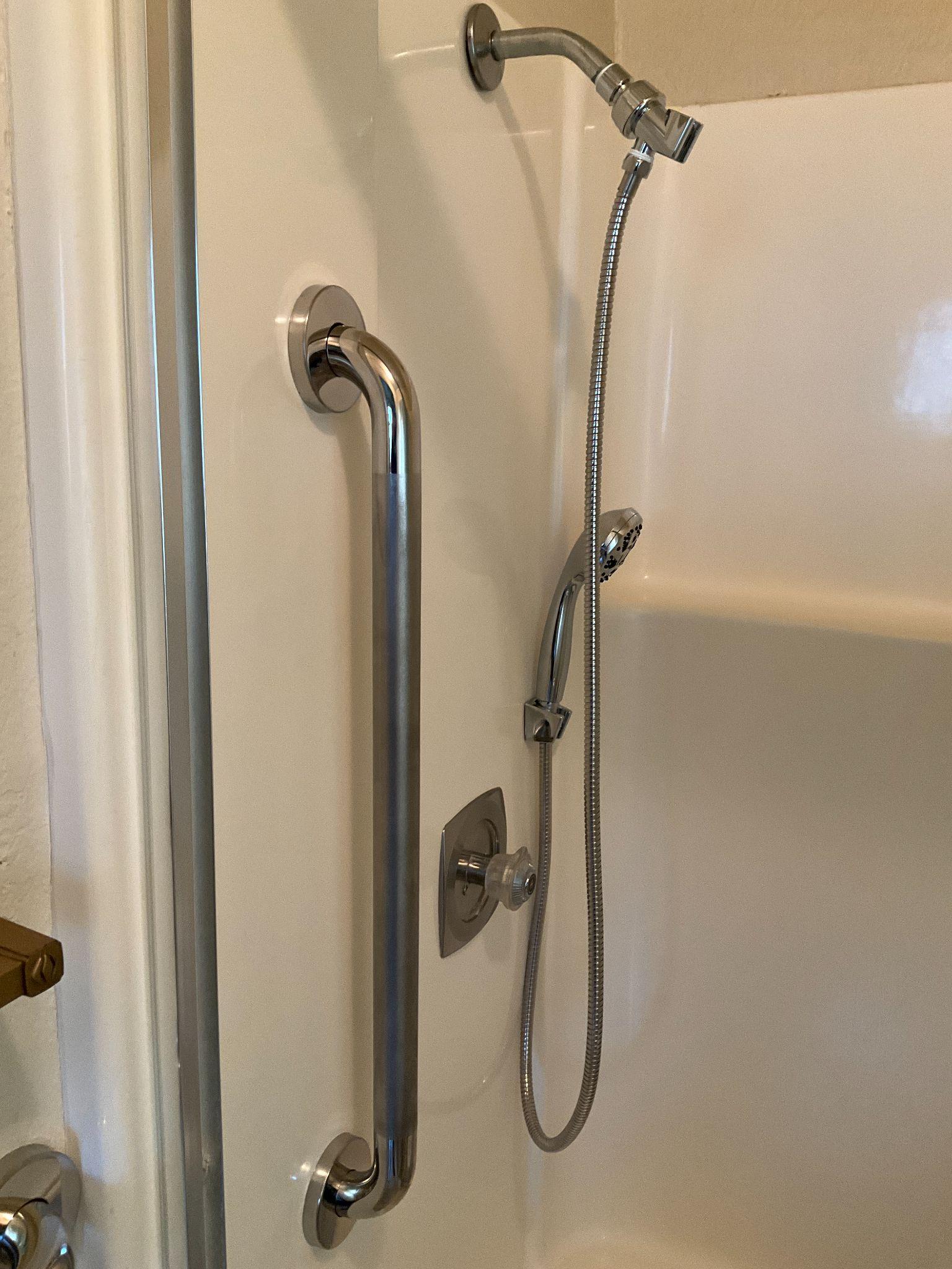 🏡 Why Every Home Can Benefit from Grab Bars – Not Just for Seniors! 🚿 - Home Safety Services, Inc.